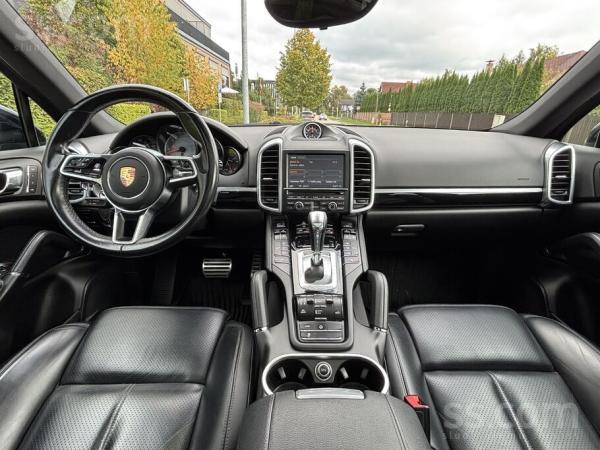 Zils Porsche Cayenne 2014 Rīga, ar dzinēja tilpumu 4.20 L un nobraukumu 322 tūkst. km par 27500 €, foto 10 vietnē AUTOMOTO.COM.LV
