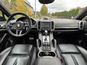 Zils Porsche Cayenne 2014 Rīga, ar dzinēja tilpumu 4.20 L un nobraukumu 322 tūkst. km par 27500 €, foto 10 vietnē AUTOMOTO.COM.LV
