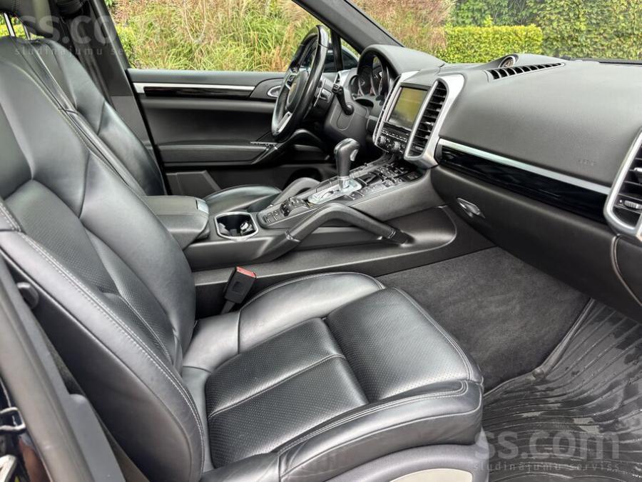 Zils Porsche Cayenne 2014 Rīga, ar dzinēja tilpumu 4.20 L un nobraukumu 322 tūkst. km par 27500 €, foto 14 vietnē AUTOMOTO.COM.LV