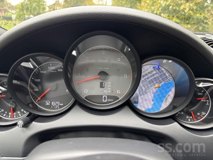 Zils Porsche Cayenne 2014 Rīga, ar dzinēja tilpumu 4.20 L un nobraukumu 322 tūkst. km par 27500 €, foto 18 vietnē AUTOMOTO.COM.LV