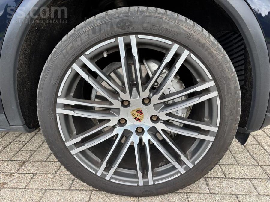 Zils Porsche Cayenne 2014 Rīga, ar dzinēja tilpumu 4.20 L un nobraukumu 322 tūkst. km par 27500 €, foto 28 vietnē AUTOMOTO.COM.LV