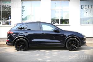 Zils Porsche Cayenne 2015 Rīga, ar dzinēja tilpumu 3.00 L un nobraukumu 0 tūkst. km par 14500 €, foto 3 vietnē AUTOMOTO.COM.LV