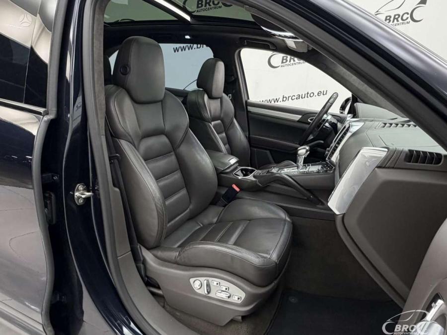 Zils Porsche Cayenne 2015 Viļņa, ar dzinēja tilpumu 4.81 L un nobraukumu 126 tūkst. km par 26900 €, foto 8 vietnē AUTOMOTO.COM.LV