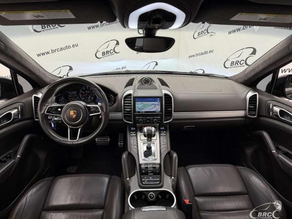 Zils Porsche Cayenne 2015 Viļņa, ar dzinēja tilpumu 4.81 L un nobraukumu 126 tūkst. km par 24900 €, foto 4 vietnē AUTOMOTO.COM.LV