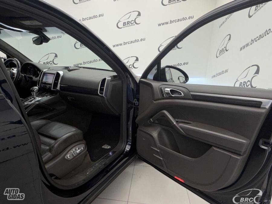Синий Порше Каен 2015 в Авиженяй, объемом двигателя 4.80 л и пробегом 130 тыс. км за 26900 €, фото 9 на AUTOMOTO.COM.LV