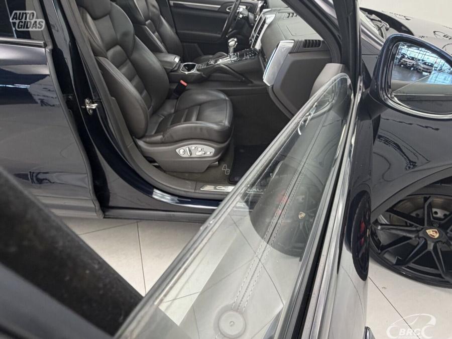 Синий Порше Каен 2015 в Авиженяй, объемом двигателя 4.80 л и пробегом 130 тыс. км за 26900 €, фото 10 на AUTOMOTO.COM.LV