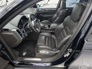 Синий Порше Каен 2015 в Авиженяй, объемом двигателя 4.80 л и пробегом 130 тыс. км за 26900 €, фото 25 на AUTOMOTO.COM.LV