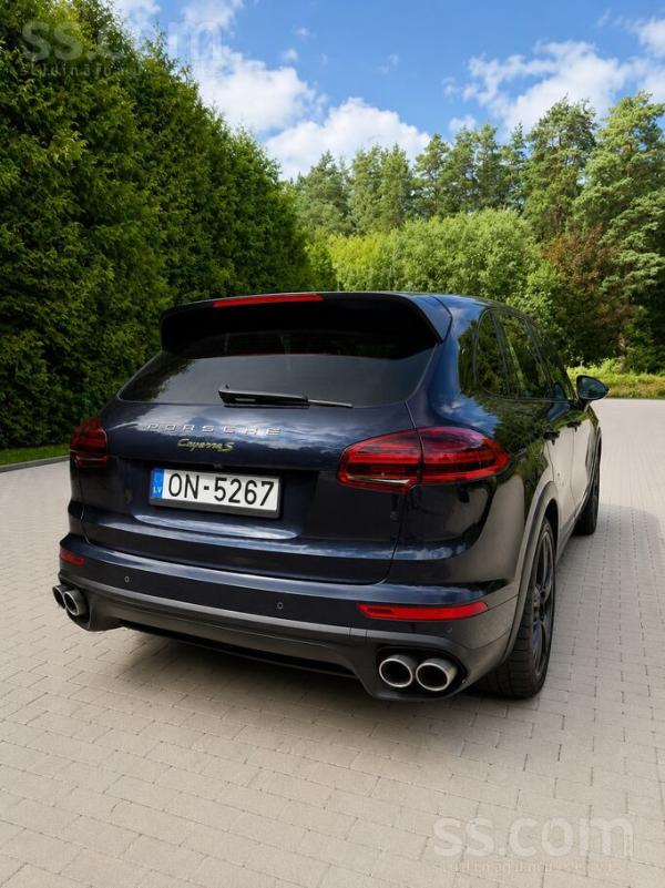 Blue Porsche Cayenne 2015 in Riga, with an engine capacity of 3.00 L and mileage of 176 thousand km for 29900 €, photo 6 on AUTOMOTO.COM.LV