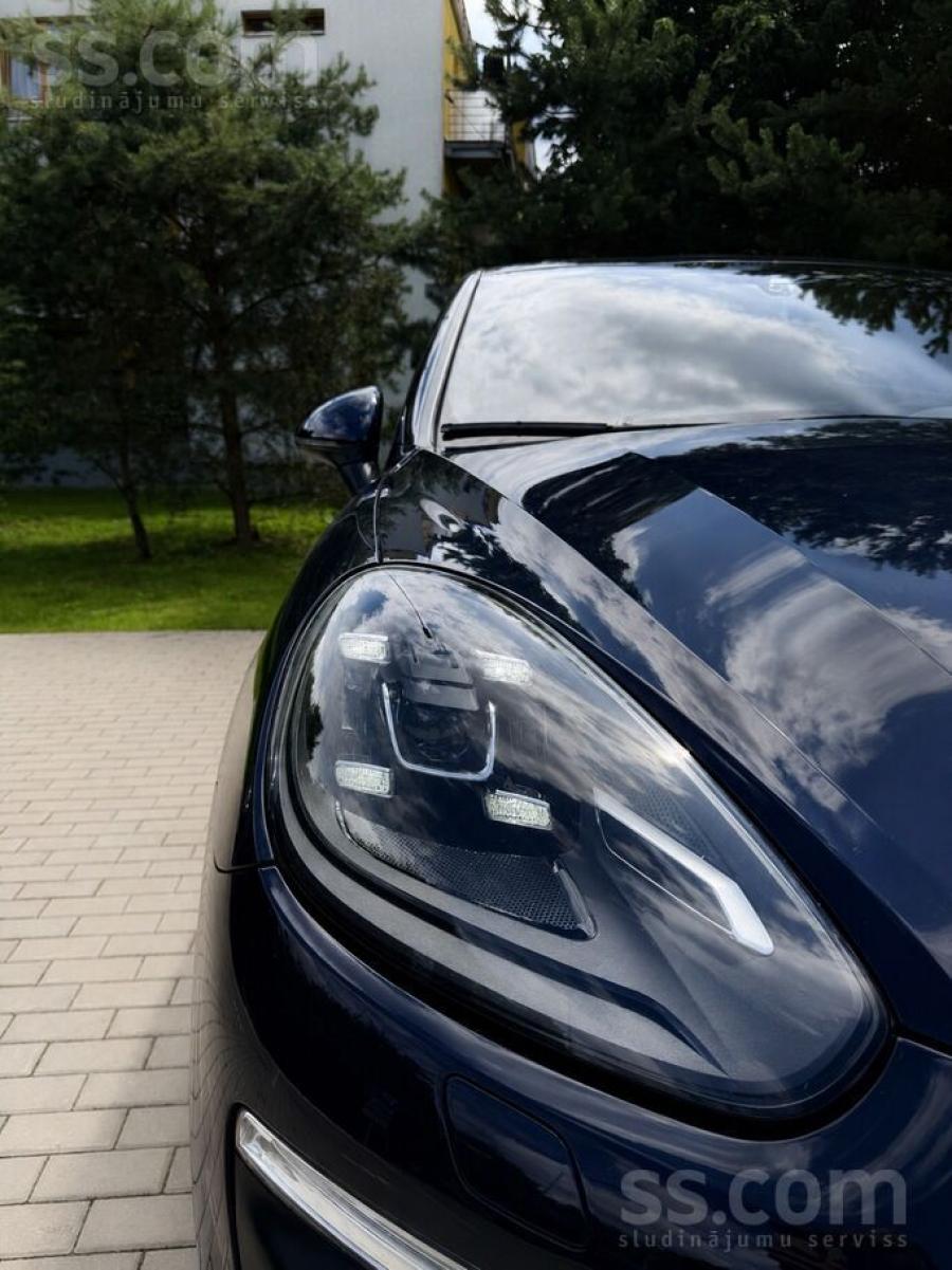 Blue Porsche Cayenne 2015 in Riga, with an engine capacity of 3.00 L and mileage of 176 thousand km for 29900 €, photo 11 on AUTOMOTO.COM.LV