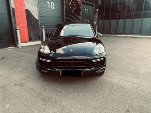 Blue Porsche Cayenne 2015 in Kaunas, with an engine capacity of 4.81 L and mileage of 134 thousand km for 24900 €, photo 3 on AUTOMOTO.COM.LV
