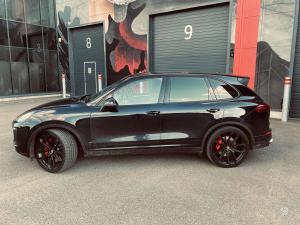 Blue Porsche Cayenne 2015 in Kaunas, with an engine capacity of 4.81 L and mileage of 134 thousand km for 24900 €, photo 4 on AUTOMOTO.COM.LV