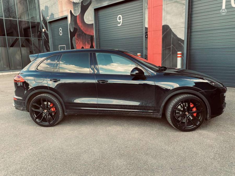 Blue Porsche Cayenne 2015 in Kaunas, with an engine capacity of 4.81 L and mileage of 134 thousand km for 24900 €, photo 5 on AUTOMOTO.COM.LV