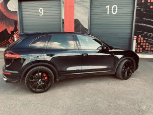 Blue Porsche Cayenne 2015 in Kaunas, with an engine capacity of 4.81 L and mileage of 134 thousand km for 24900 €, photo 6 on AUTOMOTO.COM.LV
