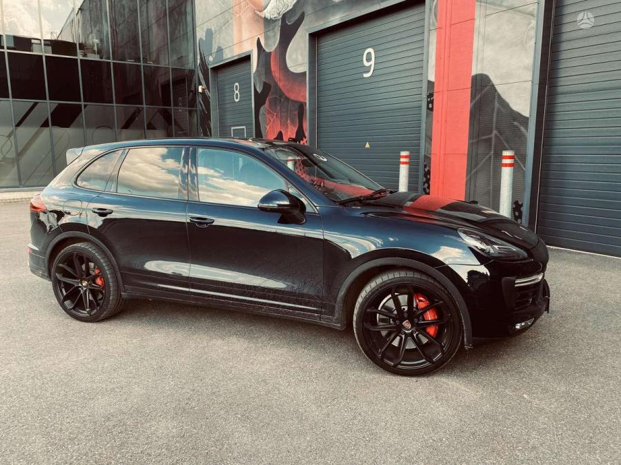 Blue Porsche Cayenne 2015 in Kaunas, with an engine capacity of 4.81 L and mileage of 134 thousand km for 24900 €, photo 7 on AUTOMOTO.COM.LV