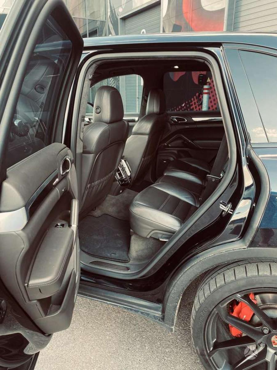 Blue Porsche Cayenne 2015 in Kaunas, with an engine capacity of 4.81 L and mileage of 134 thousand km for 24900 €, photo 12 on AUTOMOTO.COM.LV
