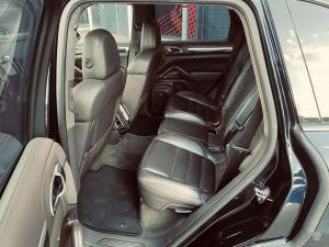 Blue Porsche Cayenne 2015 in Kaunas, with an engine capacity of 4.81 L and mileage of 134 thousand km for 24900 €, photo 13 on AUTOMOTO.COM.LV