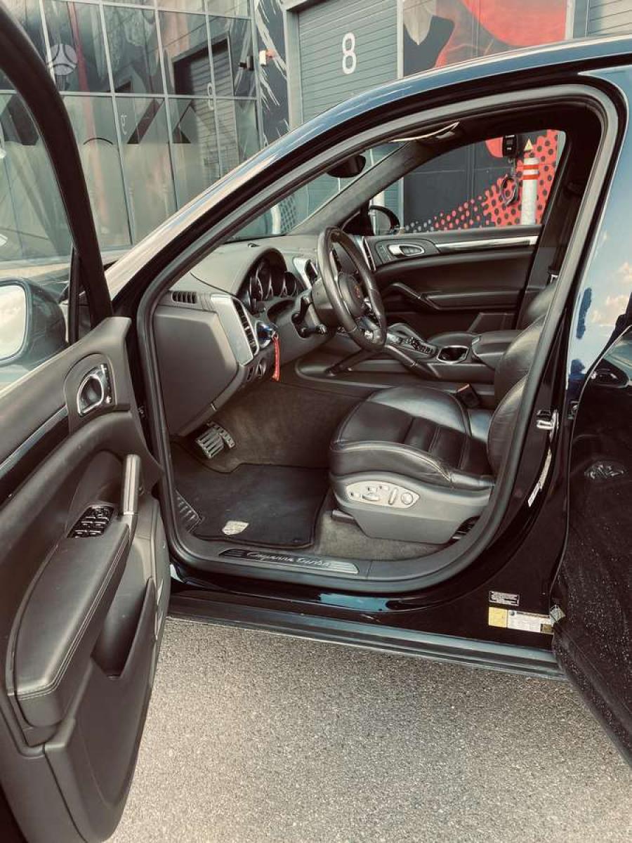 Blue Porsche Cayenne 2015 in Kaunas, with an engine capacity of 4.81 L and mileage of 134 thousand km for 24900 €, photo 14 on AUTOMOTO.COM.LV