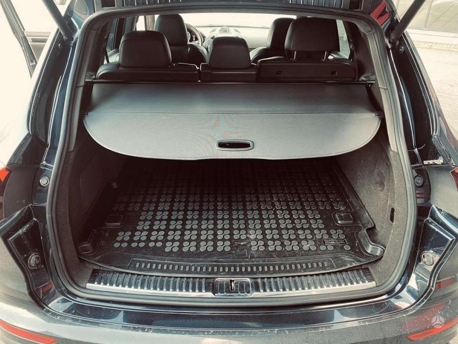 Blue Porsche Cayenne 2015 in Kaunas, with an engine capacity of 4.81 L and mileage of 134 thousand km for 24900 €, photo 17 on AUTOMOTO.COM.LV
