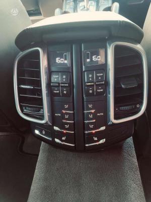 Blue Porsche Cayenne 2015 in Kaunas, with an engine capacity of 4.81 L and mileage of 134 thousand km for 24900 €, photo 23 on AUTOMOTO.COM.LV
