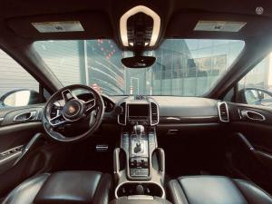 Blue Porsche Cayenne 2015 in Kaunas, with an engine capacity of 4.81 L and mileage of 134 thousand km for 24900 €, photo 25 on AUTOMOTO.COM.LV