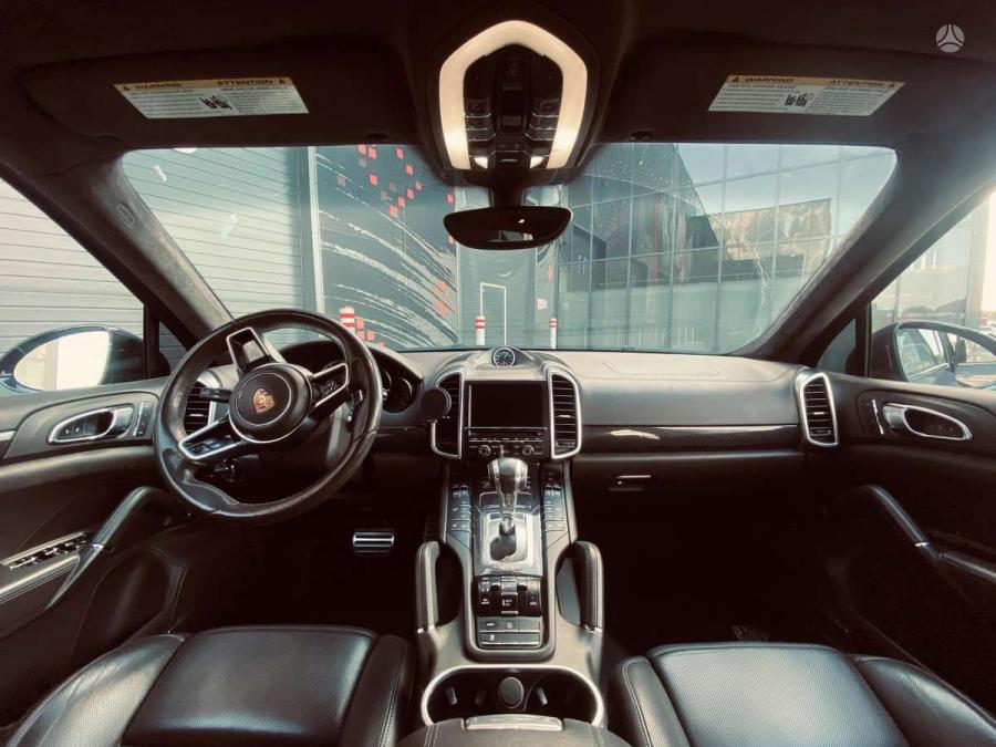 Blue Porsche Cayenne 2015 in Kaunas, with an engine capacity of 4.81 L and mileage of 134 thousand km for 24900 €, photo 25 on AUTOMOTO.COM.LV
