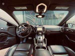 Blue Porsche Cayenne 2015 in Kaunas, with an engine capacity of 4.81 L and mileage of 134 thousand km for 24900 €, photo 26 on AUTOMOTO.COM.LV