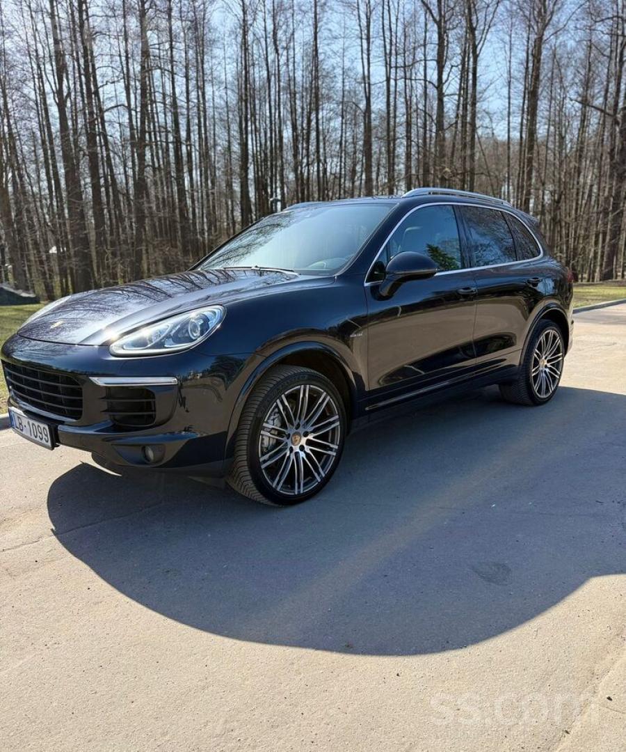 Zils Porsche Cayenne 2016 Rīga, ar dzinēja tilpumu 4.20 L un nobraukumu 192 tūkst. km par 29800 €, foto 1 vietnē AUTOMOTO.COM.LV