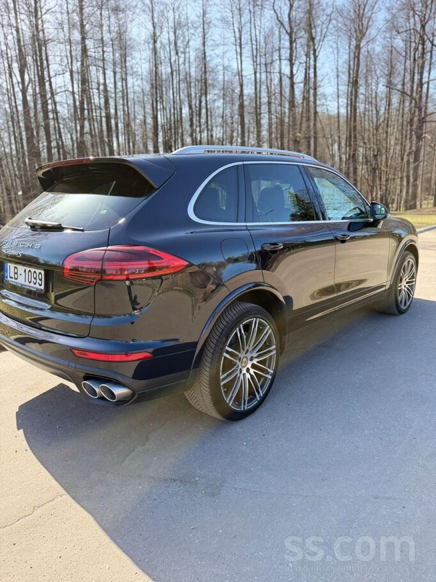 Zils Porsche Cayenne 2016 Rīga, ar dzinēja tilpumu 4.20 L un nobraukumu 192 tūkst. km par 29800 €, foto 6 vietnē AUTOMOTO.COM.LV