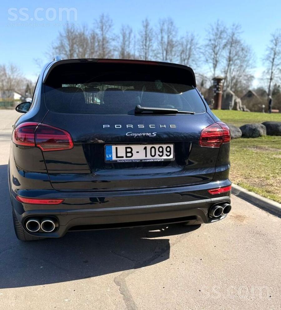 Zils Porsche Cayenne 2016 Rīga, ar dzinēja tilpumu 4.20 L un nobraukumu 192 tūkst. km par 29800 €, foto 8 vietnē AUTOMOTO.COM.LV