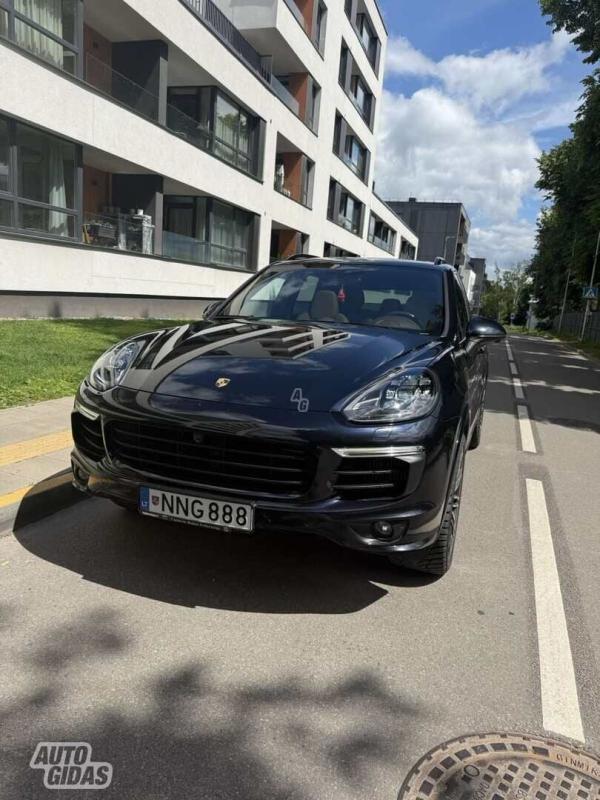 Zils Porsche Cayenne 2016 Viļņa, ar dzinēja tilpumu 4.10 L un nobraukumu 170 tūkst. km par 29990 €, foto 2 vietnē AUTOMOTO.COM.LV