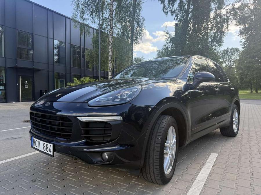 Blue Porsche Cayenne 2016 in Vilnius, with an engine capacity of 3.60 L and mileage of 248 thousand km for 18900 €, photo 1 on AUTOMOTO.COM.LV