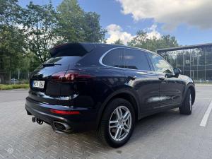 Blue Porsche Cayenne 2016 in Vilnius, with an engine capacity of 3.60 L and mileage of 248 thousand km for 18900 €, photo 4 on AUTOMOTO.COM.LV