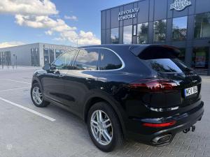 Blue Porsche Cayenne 2016 in Vilnius, with an engine capacity of 3.60 L and mileage of 248 thousand km for 18900 €, photo 5 on AUTOMOTO.COM.LV