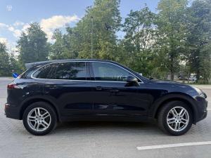 Blue Porsche Cayenne 2016 in Vilnius, with an engine capacity of 3.60 L and mileage of 248 thousand km for 18900 €, photo 7 on AUTOMOTO.COM.LV