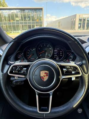 Blue Porsche Cayenne 2016 in Vilnius, with an engine capacity of 3.60 L and mileage of 248 thousand km for 18900 €, photo 13 on AUTOMOTO.COM.LV