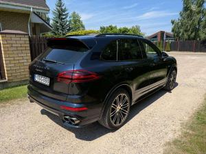 Blue Porsche Cayenne 2016 in Vilnius, with an engine capacity of 4.13 L and mileage of 173 thousand km for 29990 €, photo 4 on AUTOMOTO.COM.LV