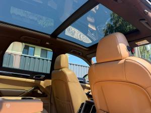 Blue Porsche Cayenne 2016 in Vilnius, with an engine capacity of 4.13 L and mileage of 173 thousand km for 29990 €, photo 22 on AUTOMOTO.COM.LV