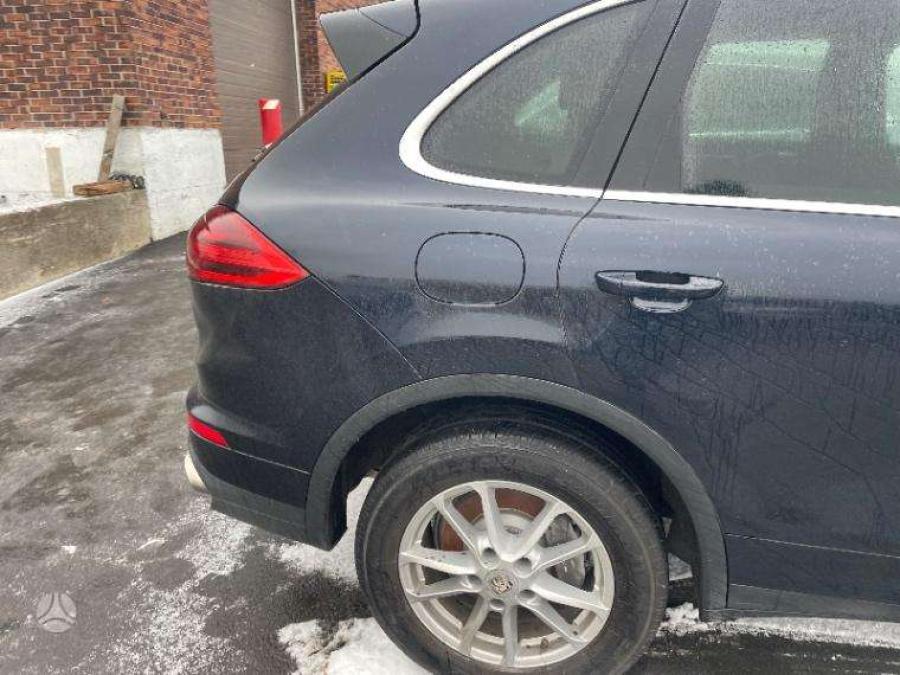 Zils Porsche Cayenne 2016 Šauļi, ar dzinēja tilpumu 3.60 L un nobraukumu 204 tūkst. km par 9950 €, foto 7 vietnē AUTOMOTO.COM.LV