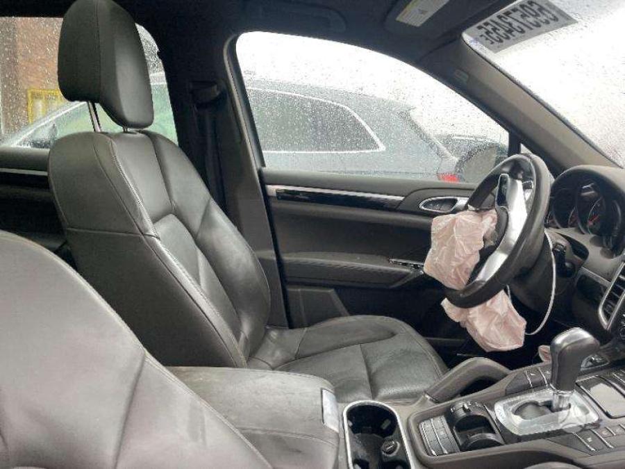 Zils Porsche Cayenne 2016 Šauļi, ar dzinēja tilpumu 3.60 L un nobraukumu 204 tūkst. km par 9950 €, foto 14 vietnē AUTOMOTO.COM.LV