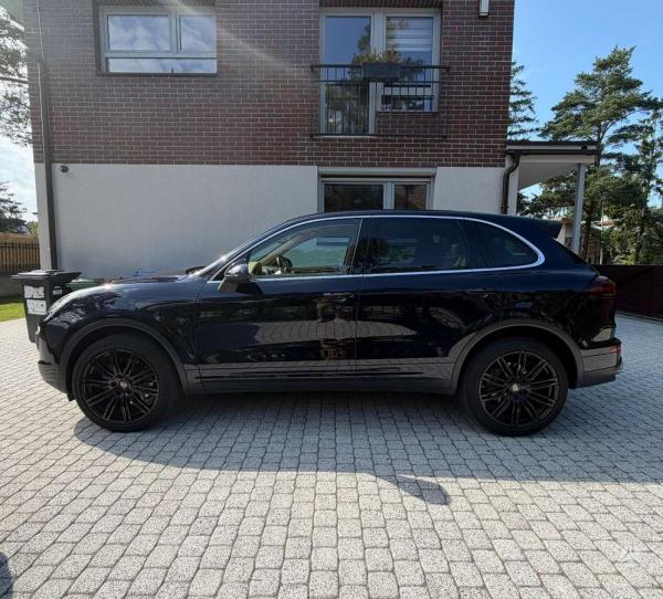Blue Porsche Cayenne 2016 in Klaipeda, with an engine capacity of 3.60 L and mileage of 151 thousand km for 22900 €, photo 3 on AUTOMOTO.COM.LV