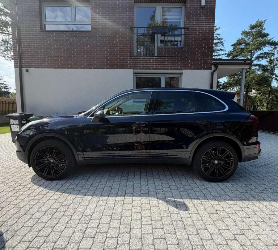 Blue Porsche Cayenne 2016 in Klaipeda, with an engine capacity of 3.60 L and mileage of 151 thousand km for 22900 €, photo 4 on AUTOMOTO.COM.LV