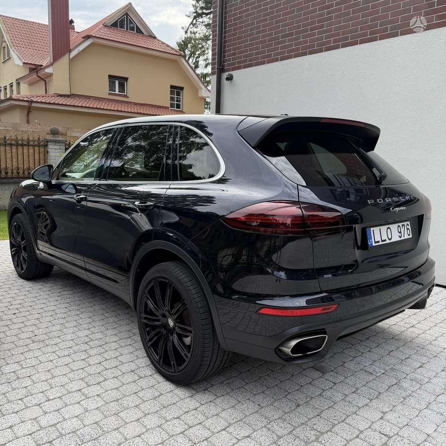 Blue Porsche Cayenne 2016 in Klaipeda, with an engine capacity of 3.60 L and mileage of 151 thousand km for 22900 €, photo 5 on AUTOMOTO.COM.LV