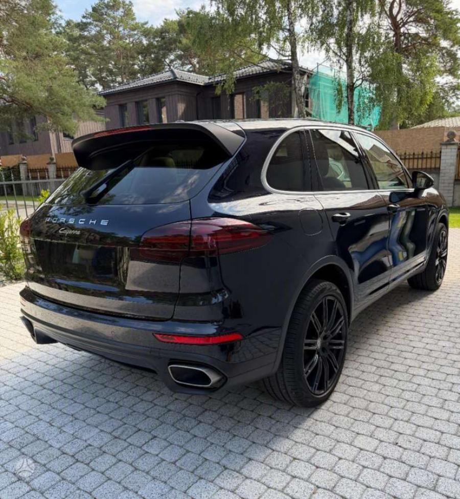 Blue Porsche Cayenne 2016 in Klaipeda, with an engine capacity of 3.60 L and mileage of 151 thousand km for 22900 €, photo 6 on AUTOMOTO.COM.LV
