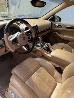 Blue Porsche Cayenne 2016 in Klaipeda, with an engine capacity of 3.60 L and mileage of 151 thousand km for 22900 €, photo 9 on AUTOMOTO.COM.LV