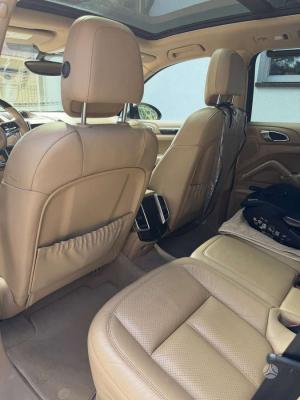 Blue Porsche Cayenne 2016 in Klaipeda, with an engine capacity of 3.60 L and mileage of 151 thousand km for 22900 €, photo 10 on AUTOMOTO.COM.LV