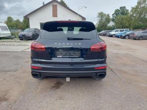 Blue Porsche Cayenne 2016 in Siauliai, with an engine capacity of 3.60 L and mileage of 273 thousand km for 16750 €, photo 8 on AUTOMOTO.COM.LV