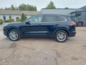 Blue Porsche Cayenne 2016 in Siauliai, with an engine capacity of 3.60 L and mileage of 273 thousand km for 16750 €, photo 11 on AUTOMOTO.COM.LV