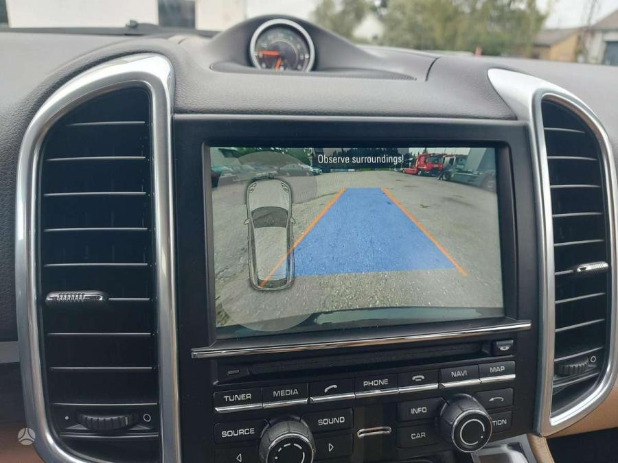 Blue Porsche Cayenne 2016 in Siauliai, with an engine capacity of 3.60 L and mileage of 273 thousand km for 16750 €, photo 21 on AUTOMOTO.COM.LV