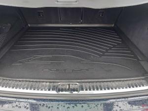 Blue Porsche Cayenne 2016 in Siauliai, with an engine capacity of 3.60 L and mileage of 273 thousand km for 16750 €, photo 25 on AUTOMOTO.COM.LV