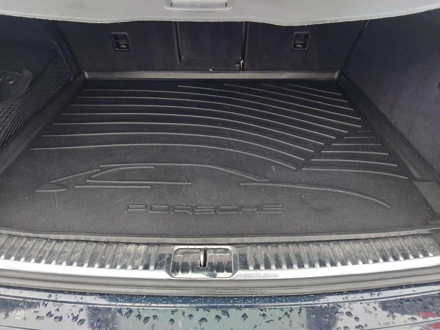 Blue Porsche Cayenne 2016 in Siauliai, with an engine capacity of 3.60 L and mileage of 273 thousand km for 16750 €, photo 25 on AUTOMOTO.COM.LV